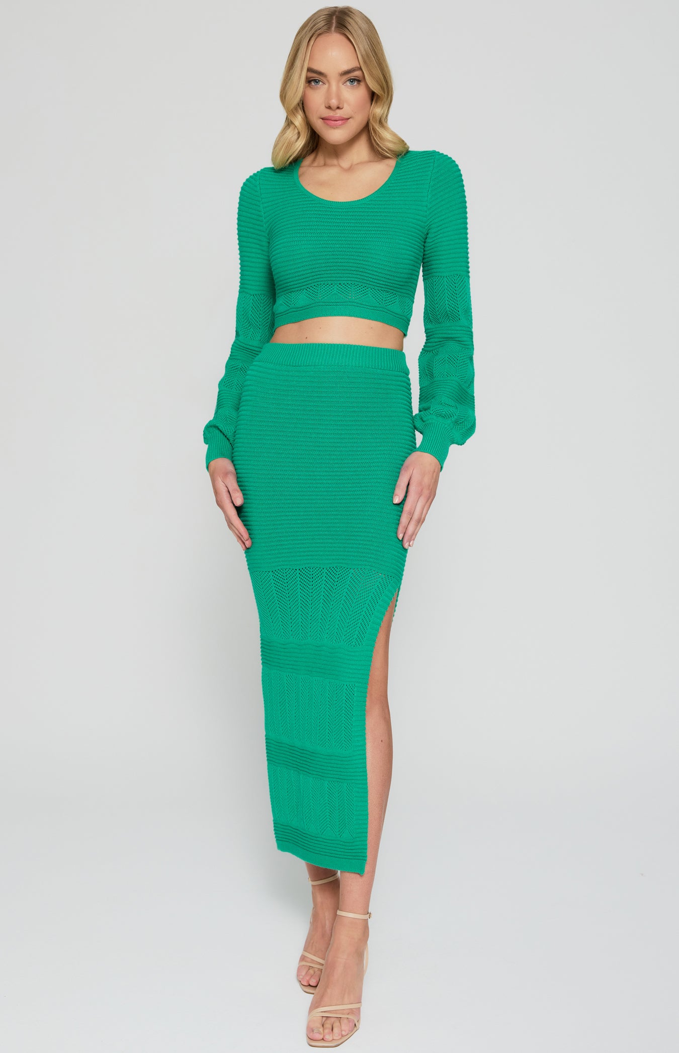 CAMELIA TEXTURED CONTRAST PANEL TOP IN GREEN – AURELLA